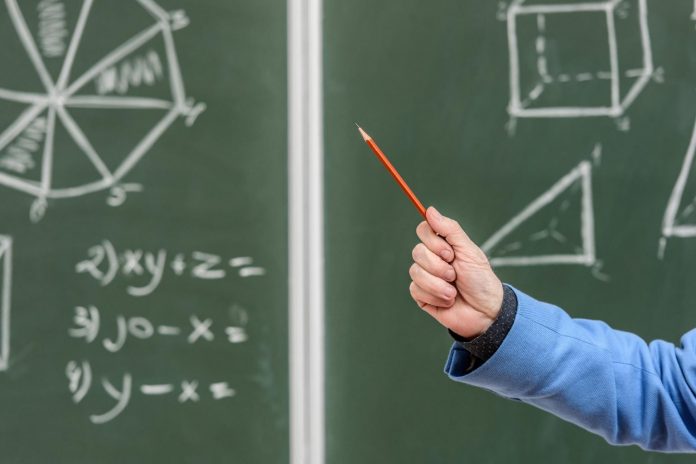 How to Become a College Professor » Career Flyes