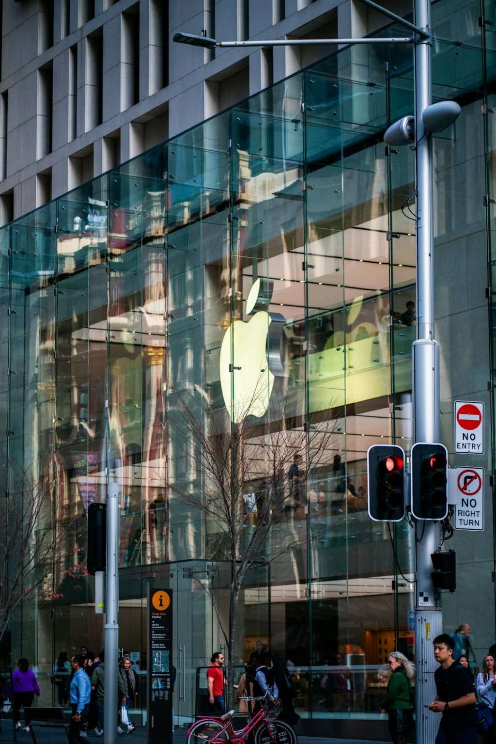 How Much Can You Spend with Apple Pay in One Day? » Career Flyes